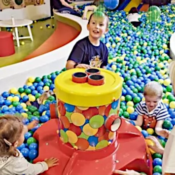 Bazének s fontánou | Vnitřní zábavní atrakce pro nejmenší